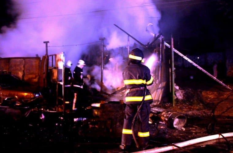 Incendiu puternic la cimitirul sfîntul Lazăr................